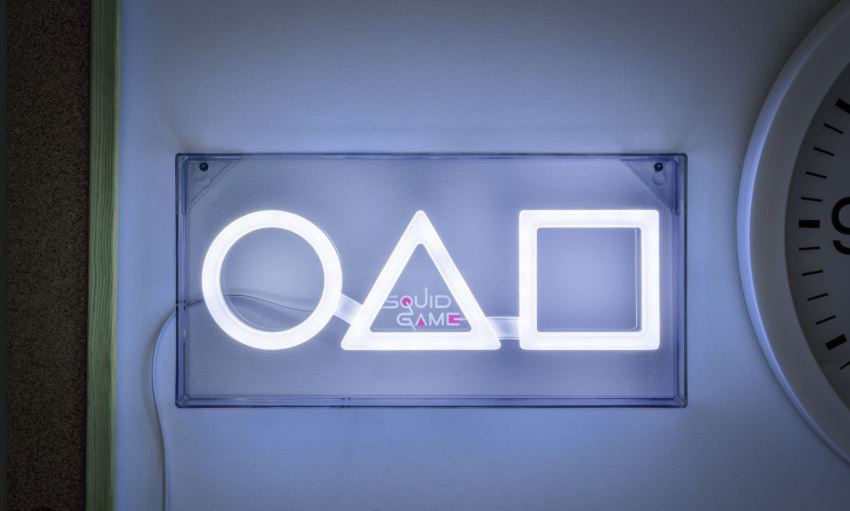 Foninis apšvietimas Paladone Squid Game LED Neon Light - Topocentras